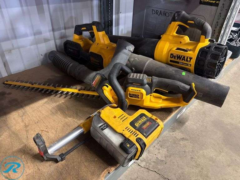 (4) DeWALT Power Tools Including D25203DH Dust Extraction System ...