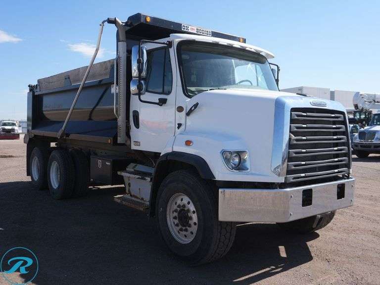 2016 Freightliner 108SD T/A Dump Truck - Roller Auctions