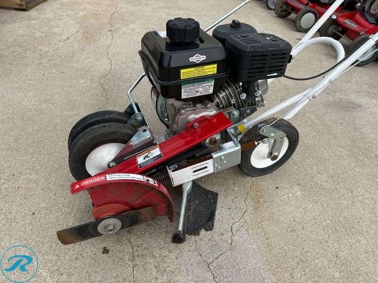 Little Wonder Pro Edger with Briggs & Stratton XR550 Engine - Roller ...