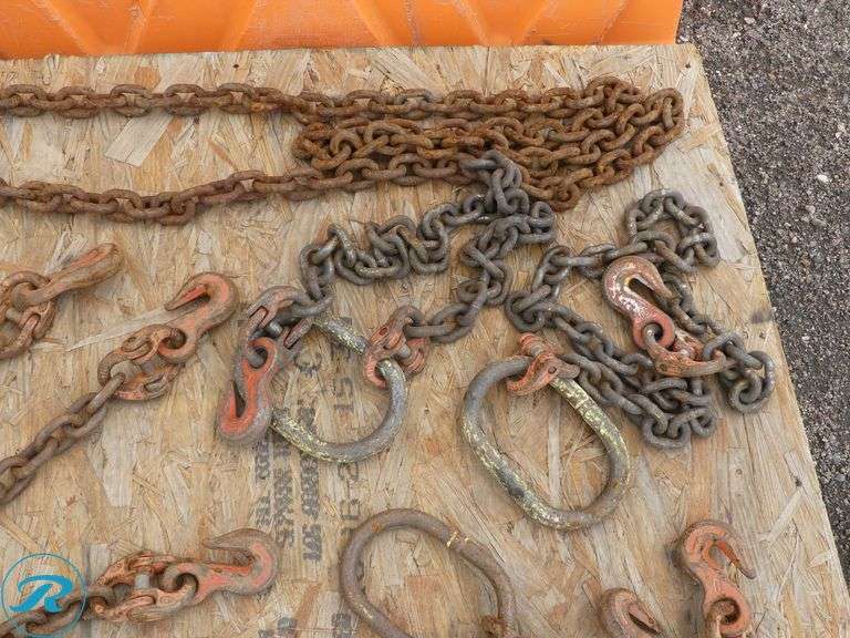 Pallet Of Chains With Hooks - Roller Auctions