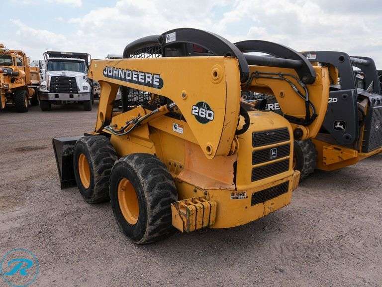 2001 John Deere 260 Skid Steer Loader - Roller Auctions