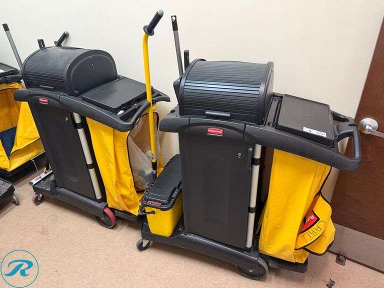 (2) Rubbermaid Commercial Cleaning Carts with Yellow Vinyl Bags ...