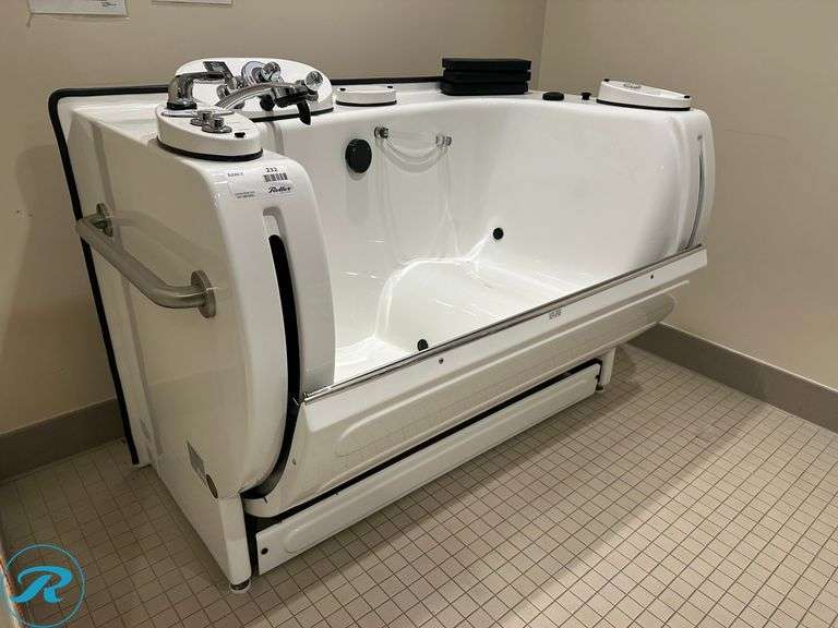 MasterCare MB-68-AV Patient Care Bathtub, 115V - Roller Auctions
