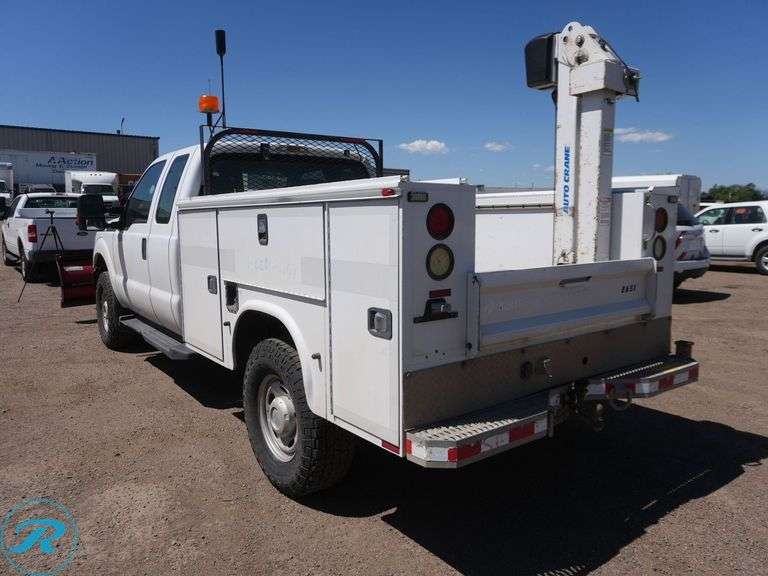 2015 Ford F350 Super Duty XL 4WD Super Cab Utility Truck - Roller Auctions