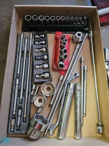 Snap-on Assorted Socket Set with Ratchets,Extensions, Wobble Sockets - Roller Auctions