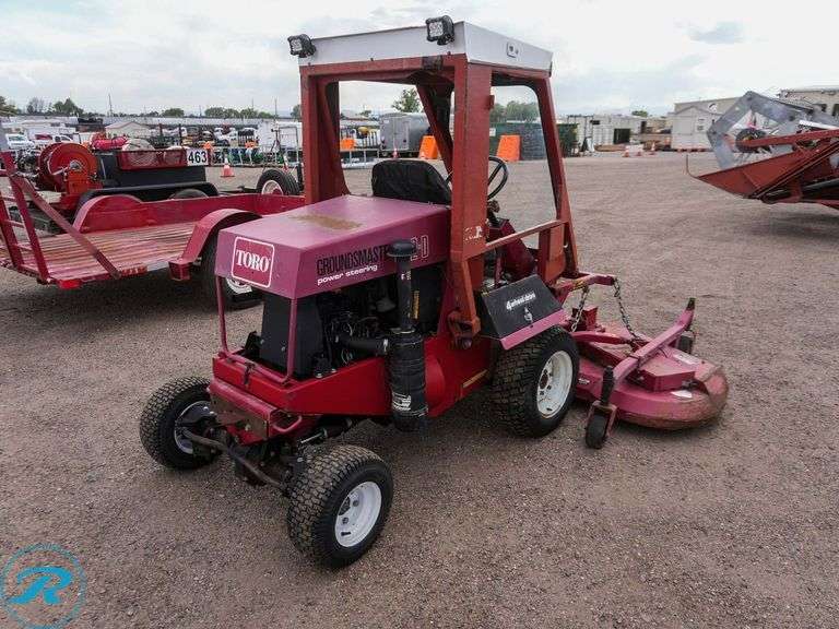 Toro 322D 4WD Ride-On Mower - Roller Auctions