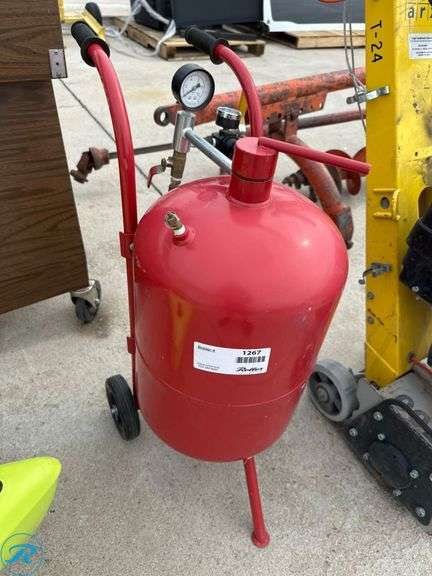 Portable Red Pressurized Sandblaster With Pressure Gauges Roller Auctions