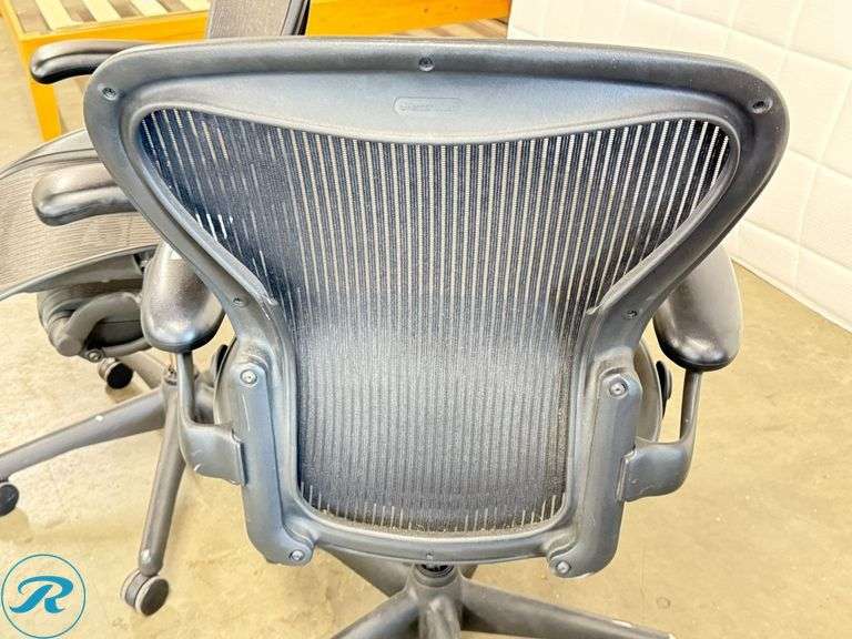 (2) Herman Miller Aeron Mesh Back Adjustable Office Chairs, Size B ...