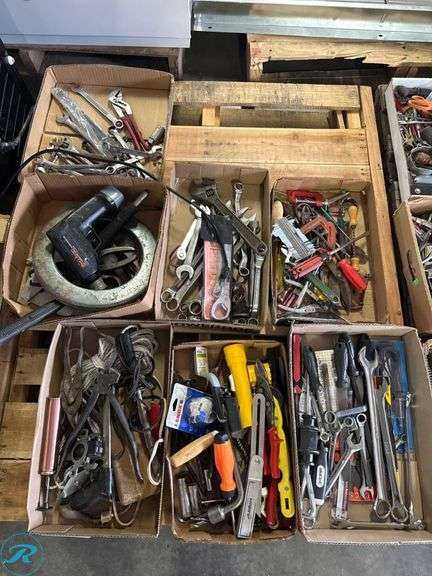 Pallet of Assorted Hand Tools - Roller Auctions