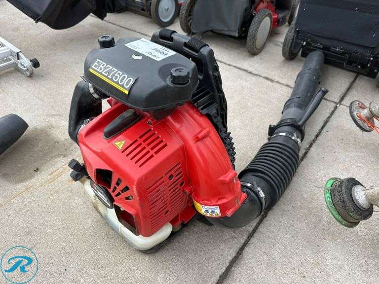 RedMax EBZ7500 Gas-Powered Backpack Blower - Roller Auctions