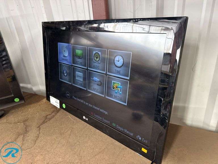 32″ LG Model 32LD450-UA LCD TV - Roller Auctions