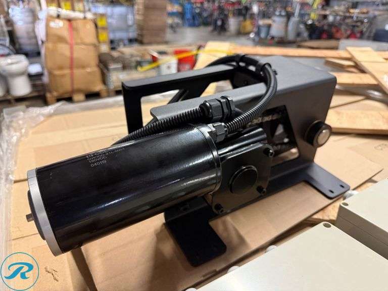 (1) Slide Column Drive Assembly with Electric Motor and Mounted Control Boxes - Roller Auctions