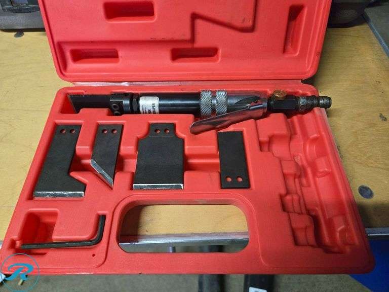 Astro Pneumatic 1750K Air Scraper Kit With Accessories - Roller Auctions