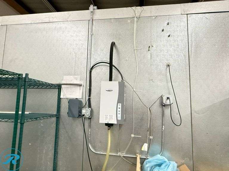 Walk-In Refrigerator 15′ x 23′ x 9′ with Bonn Evaporator and Aprilaire ...