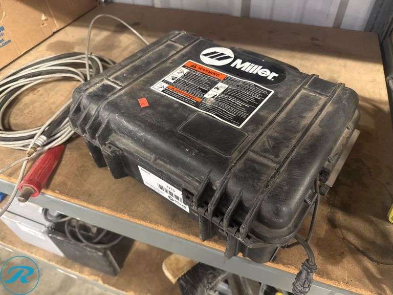 Miller SuitCase 8VS Voltage Sensing Wire Feeder with Cables - Roller ...