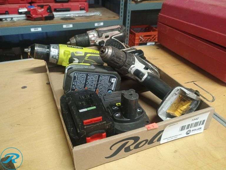 3 Cordless Drills by Makita and Ryobi With Assorted Batteries - Roller Auctions