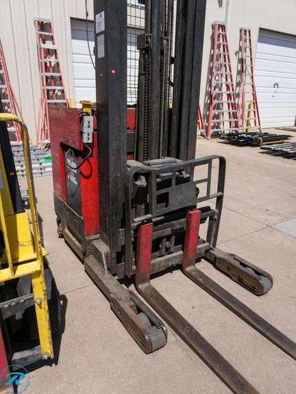 Raymond EASI R40TT Stand-On Electric Forklift - Roller Auctions