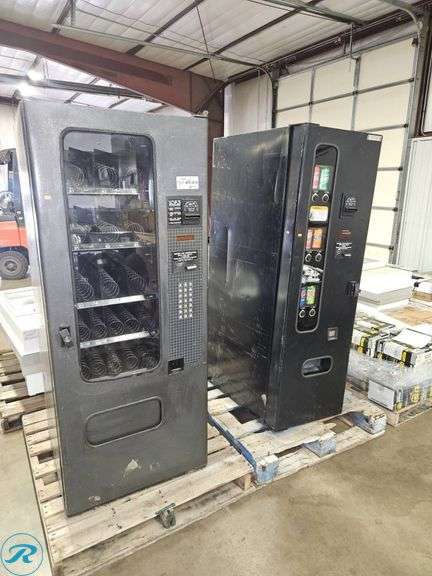 FSI Model 3039 and Model 3031 Soda Can and Snack Vending Machines, 115V ...