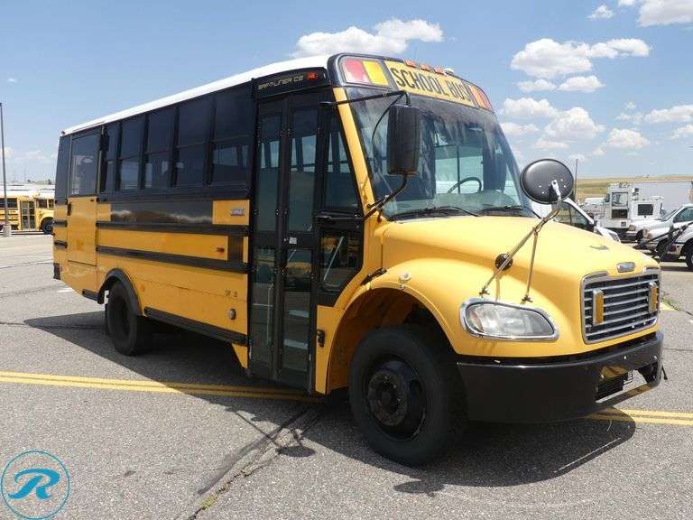 2009 Thomas Saf-T-Liner C2 Freightliner RWD 30-Passenger School Bus ...