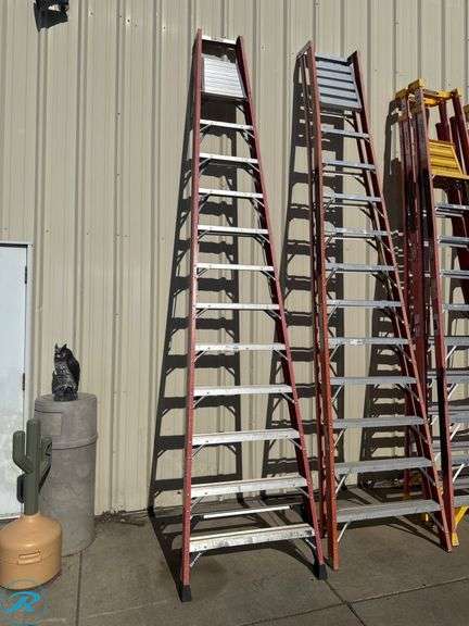 Louisville 12 Ft Fiberglass Ladder Model FP1412HD, Type IAA, 375 Lbs ...