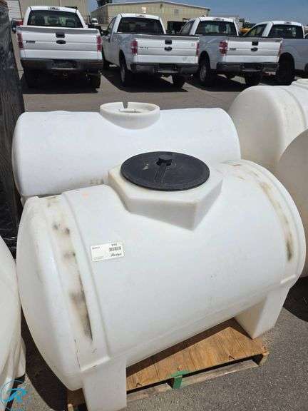 (2) White Polyethylene Liquid Storage Tanks - Roller Auctions