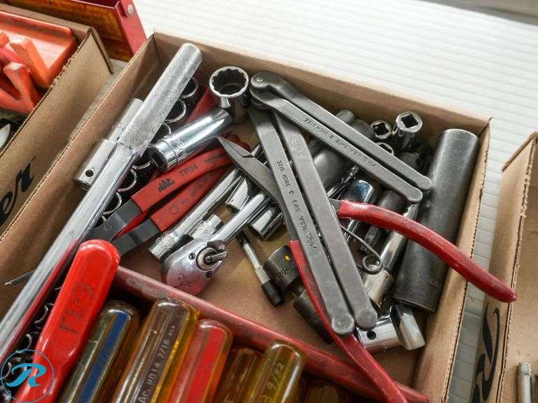 Tray of Mac Tools Including Screwdrivers, Wrenches, and Sockets ...