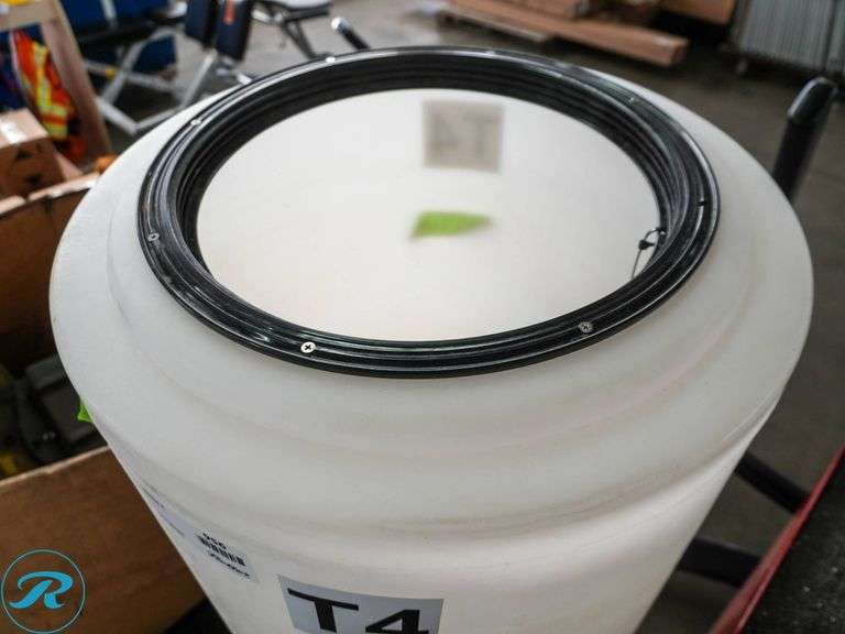 60-Gallon Plastic Inductor Tank with Metal Stand (Missing Lid) - Roller ...