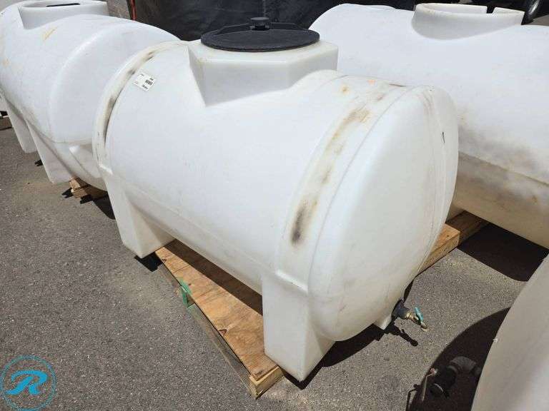 (2) White Polyethylene Liquid Storage Tanks - Roller Auctions