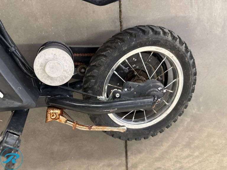 Razor Electric Dirt Bike (No Charger) - Roller Auctions