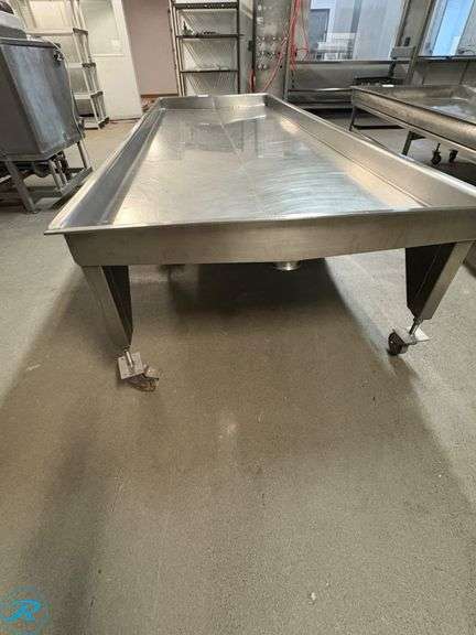 Stainless Steel Drain Table on Casters, Sloped Surface with Drain Hole ...