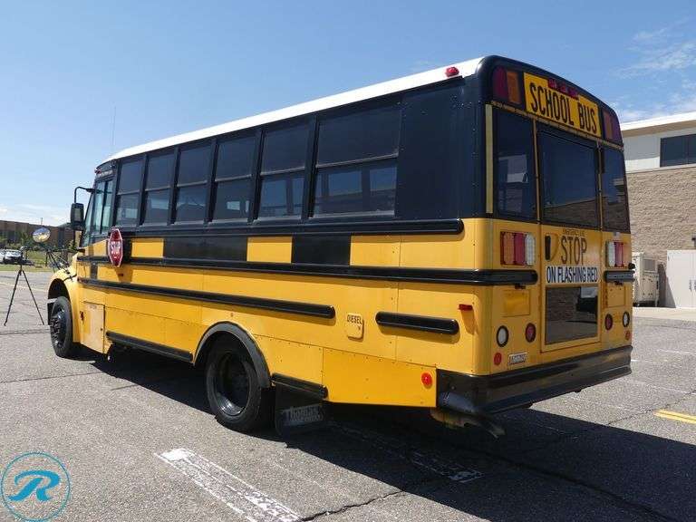 2009 Thomas Saf-T-Liner C2 Freightliner 30-Passenger School Bus ...