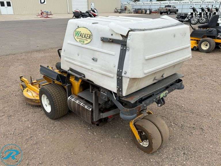 2000 Walker MTGHS RWD Ride-On Zero-Turn Mower - Roller Auctions