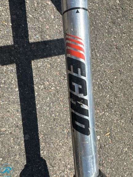 Echo BRD-2620 Bed Redefiner Gas-Powered - Roller Auctions