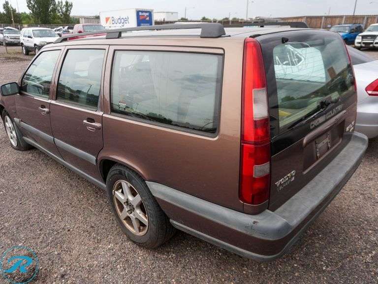 1998 Volvo V70 XC AWD - Roller Auctions