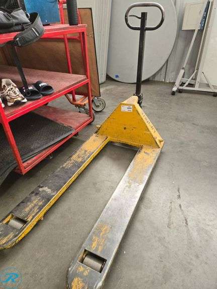 Lift-Rite 5000 lbs Capacity Manual Pallet Jack - Roller Auctions