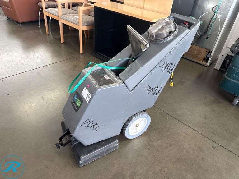 Tennant/Nobles EX-SC-716 Carpet Extractor, 120V - Roller Auctions