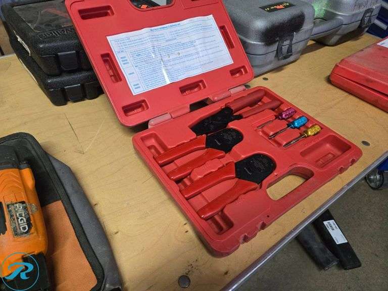 Deutsch Terminals Service Kit in Red Plastic Case - Roller Auctions