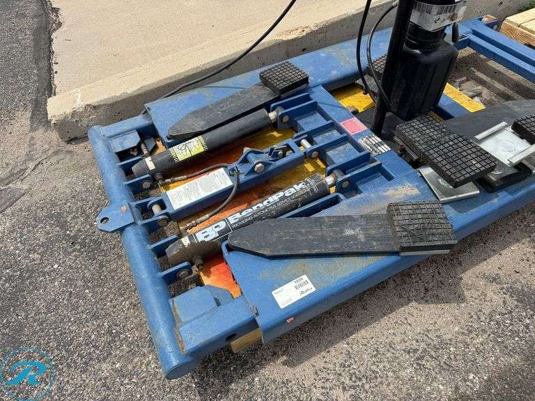BendPak Automotive Lift Frame, 41″x80″ - Roller Auctions