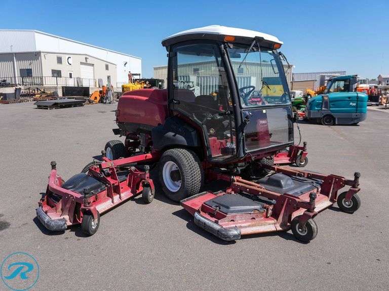 Toro 31599 Batwing Ride-On Mower - Roller Auctions