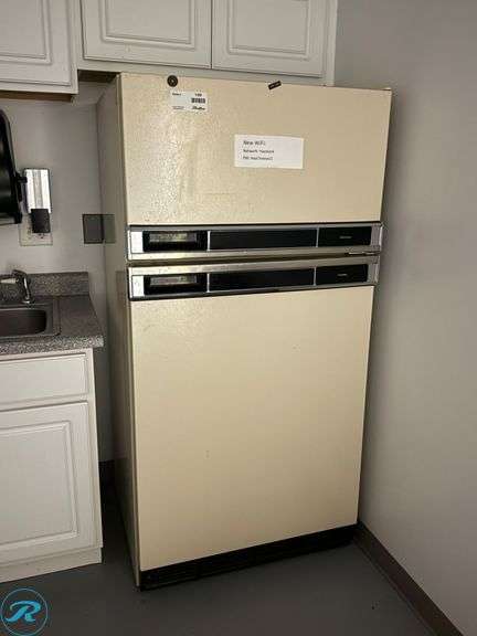 Kenmore Coldspot Refrigerator with Freezer, Model 106.8782881 - Roller ...