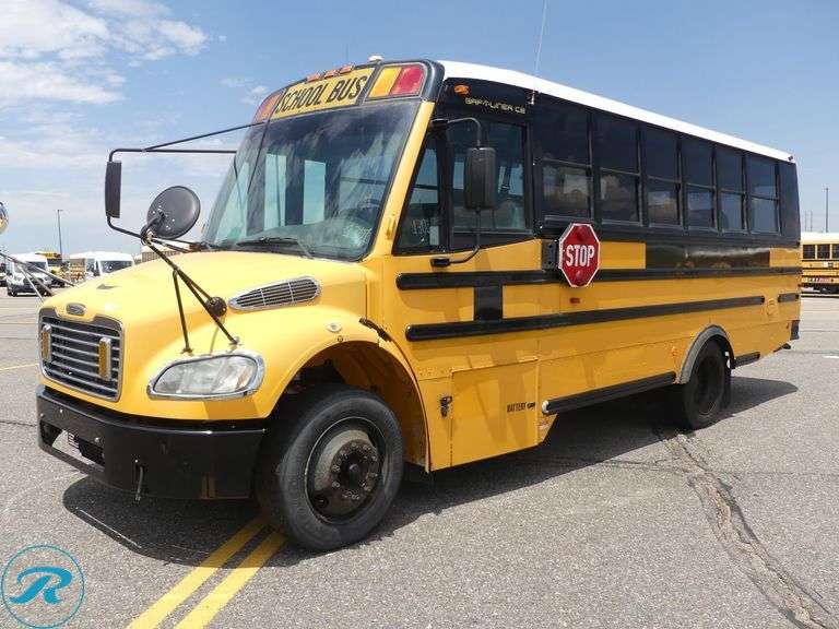 2009 Thomas Saf-T-Liner C2 Freightliner RWD 30-Passenger School Bus - Roller Auctions