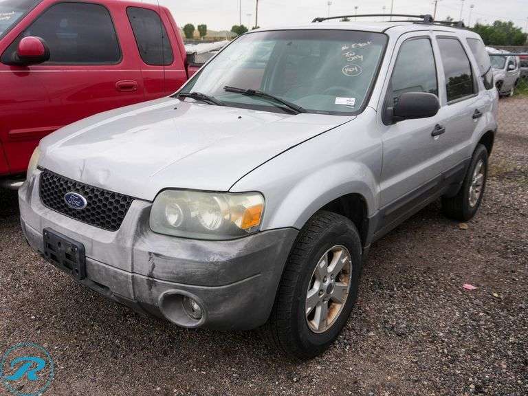 2006 Ford Escape XLT 4WD - Roller Auctions
