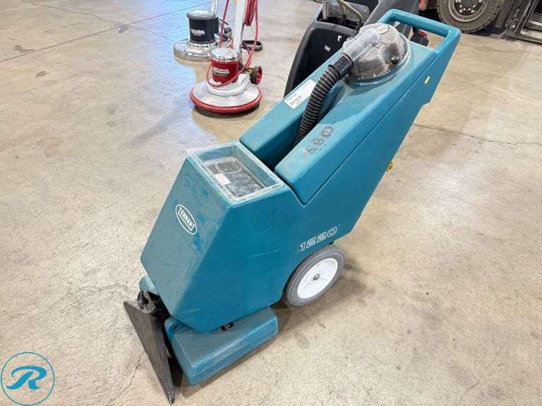 Tennant Model 1220 Carpet Cleaning Machine, 120 VAC, 60 Hz, 12.0 A ...