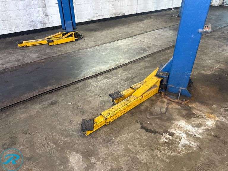 Ben Pearson Tubemaster 9,000 Lb Capacity Automotive Lift, Model 9,000-T ...