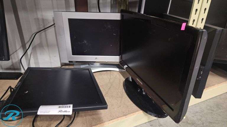 Shelf of Mixed Computer Monitors - Roller Auctions