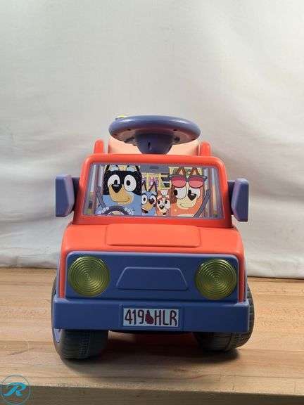Bluey Shopping Cart- Like New; Bluey Battery Powered Ride on Car, 6v ...