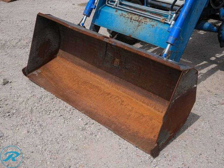 Ford 1900 4WD Tractor/ Loader - Roller Auctions