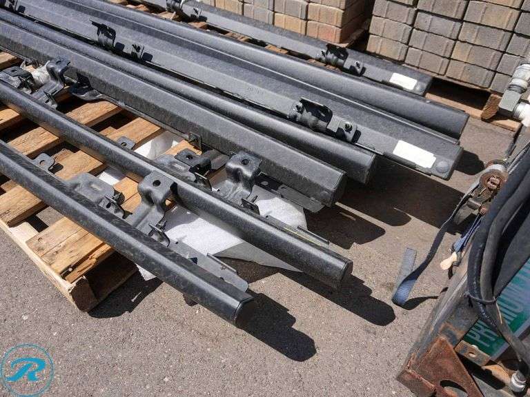 Guard Assembly Side Sills, RH Long, Part #P68292910AE - Roller Auctions