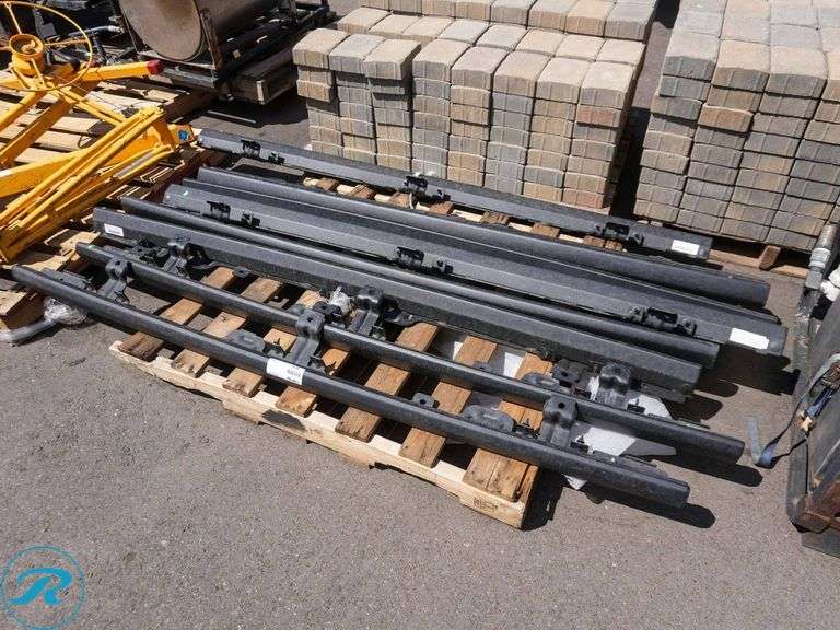 Guard Assembly Side Sills, RH Long, Part #P68292910AE - Roller Auctions