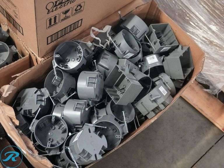 Pallet of Electrical Plastic Outlet and Junction Boxes - Roller Auctions